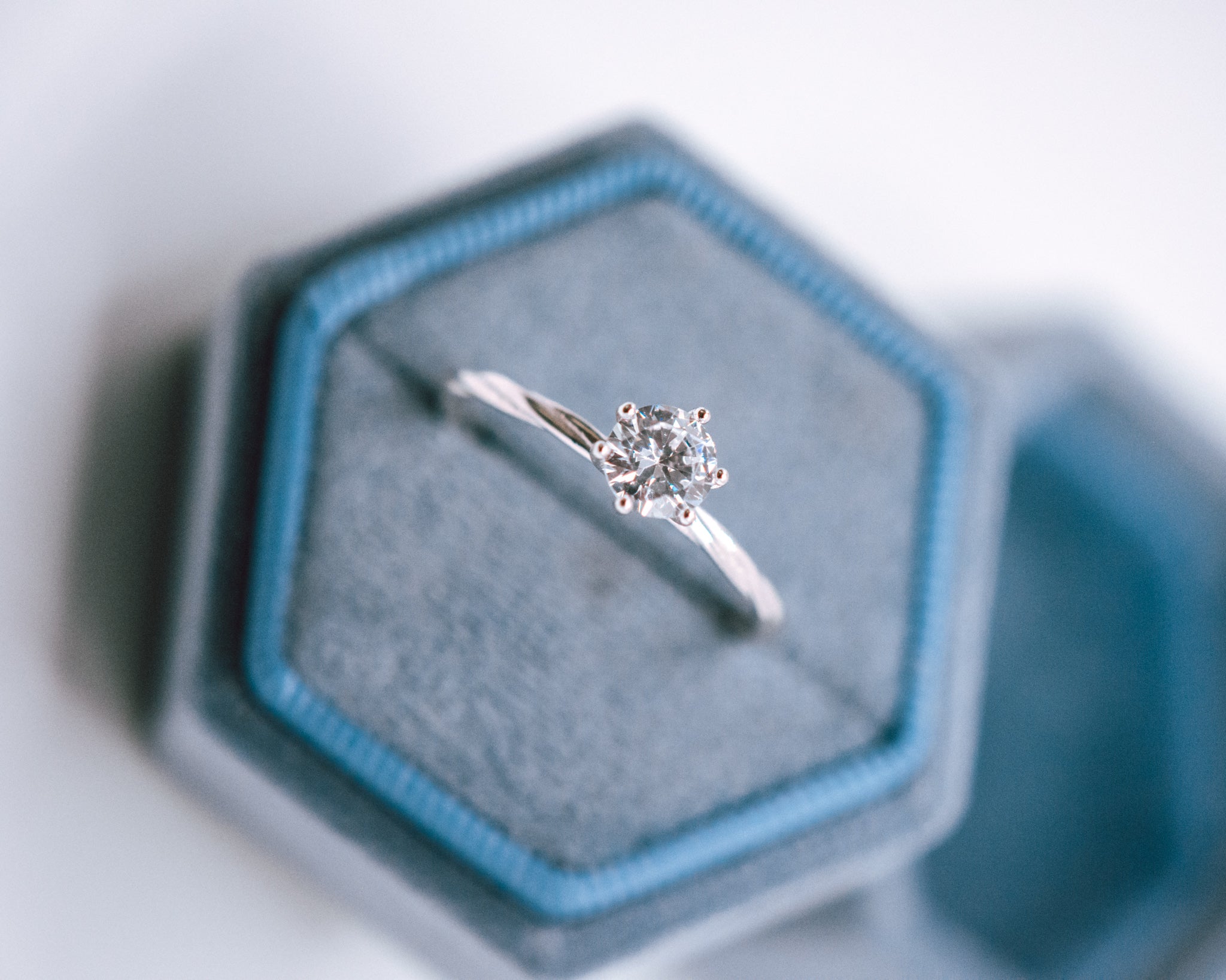 The Laura Ring – Sparkle & Blue Wholesale